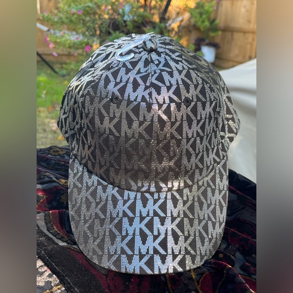 Michael Kors | Accessories | Nwt Michael Kors Signaturelogo Baseball ...